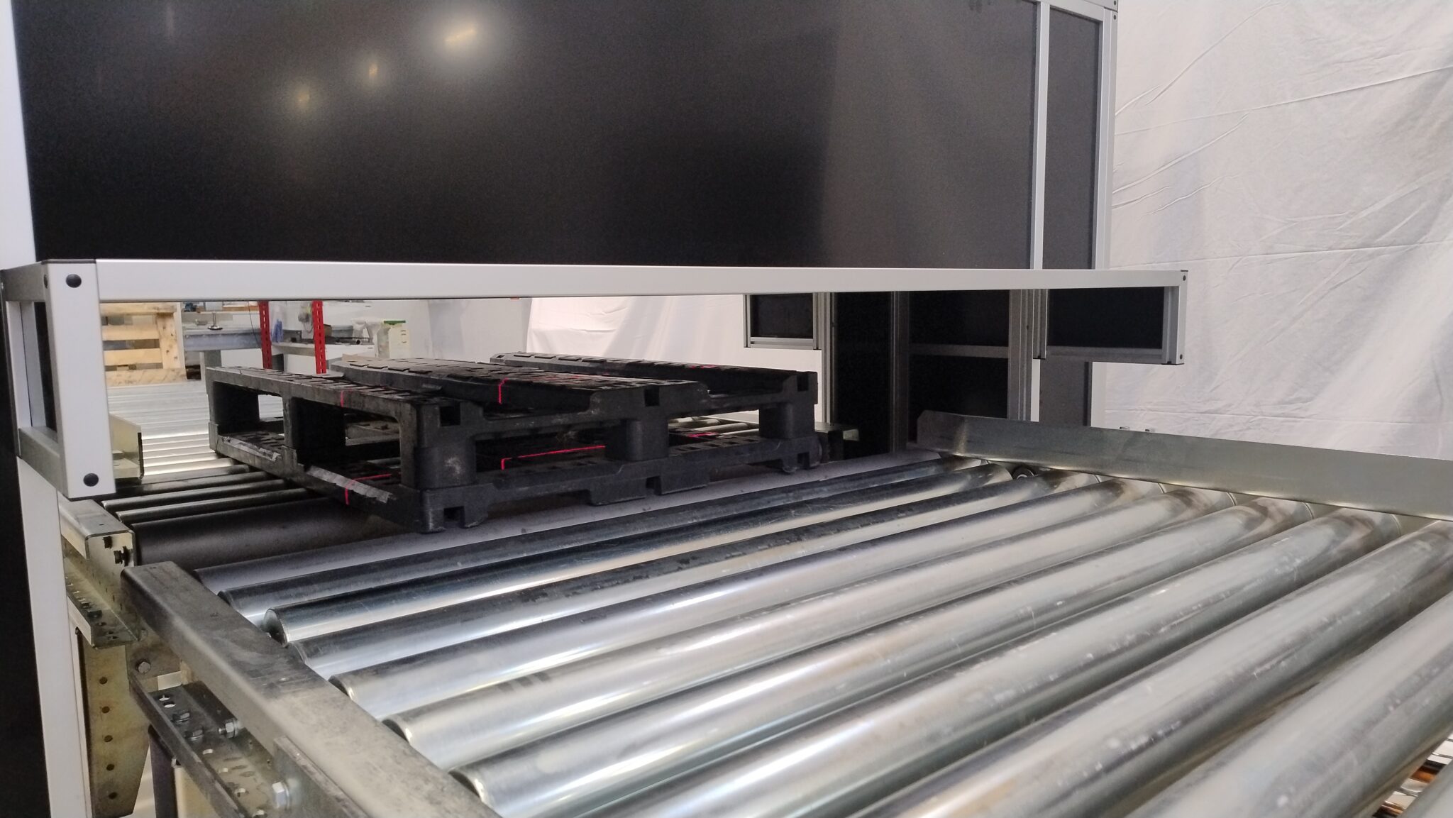 Integrity pallet checker - Comac