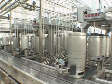 Keg line (Italy) - 240 kegs per hour - Co.Mac.